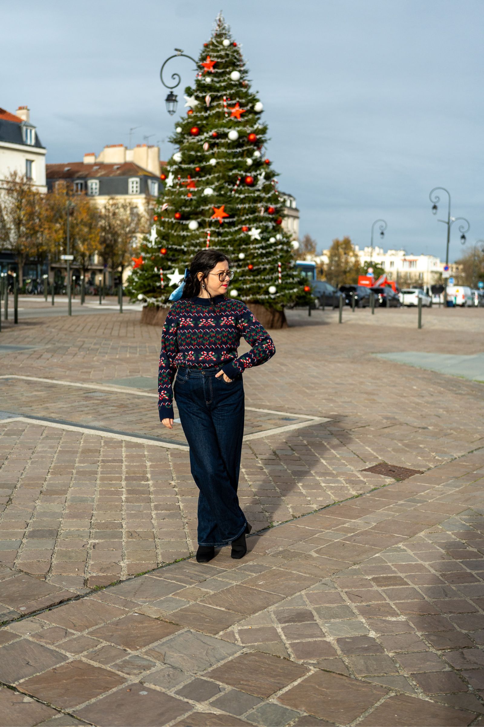 Comment porter un pull de Noël de façon chic ? - Rosepaillettee